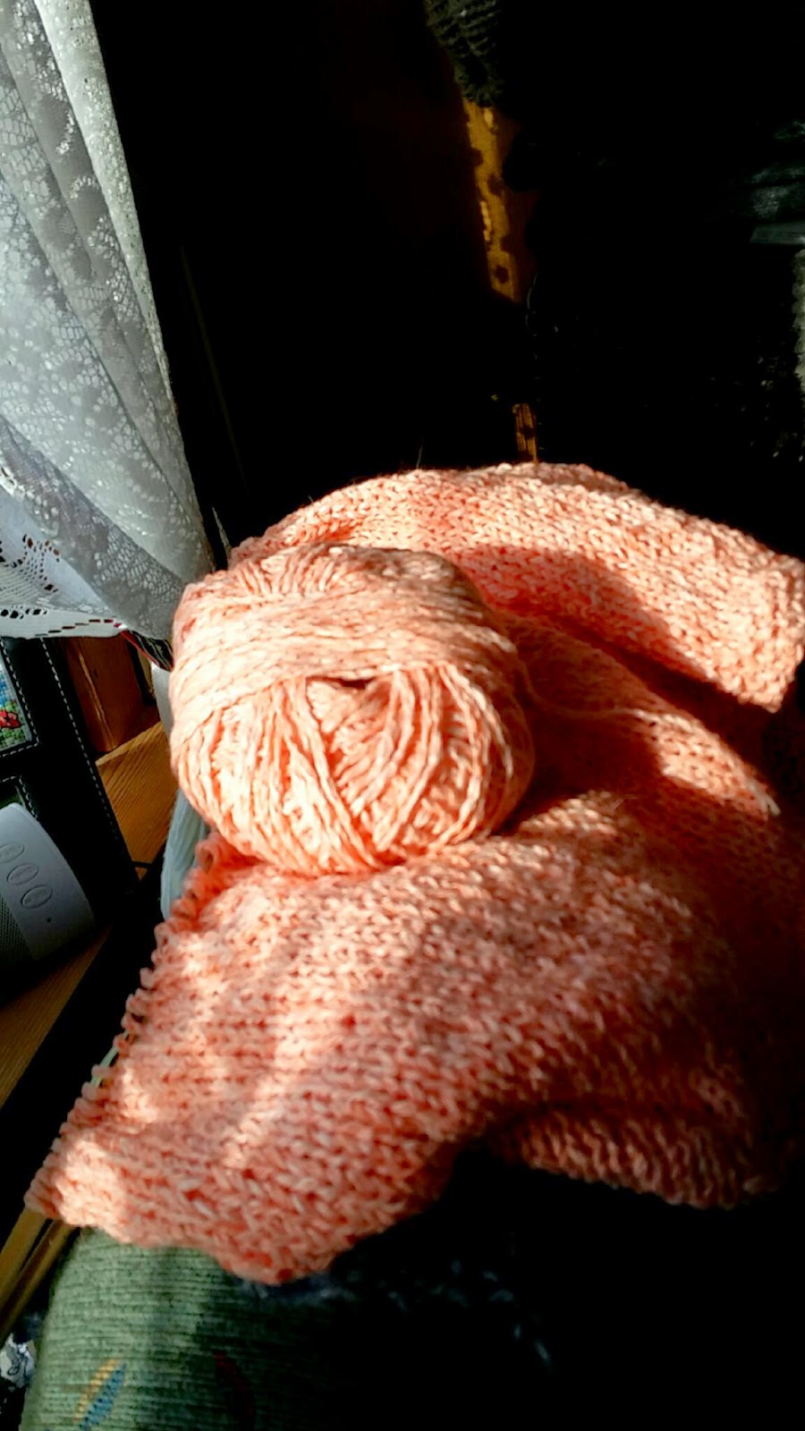 Ferskenfarget sommergenser.