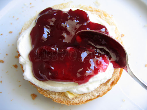 Chef Bruno Serrà: Molletes con philadelphia y mermelada