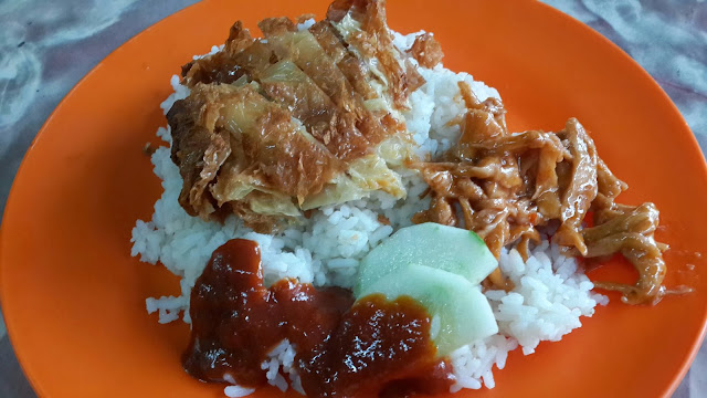 The Best Vegetarian Food In Malaysia: Pandamaran Chi Liung Flat (Klang)