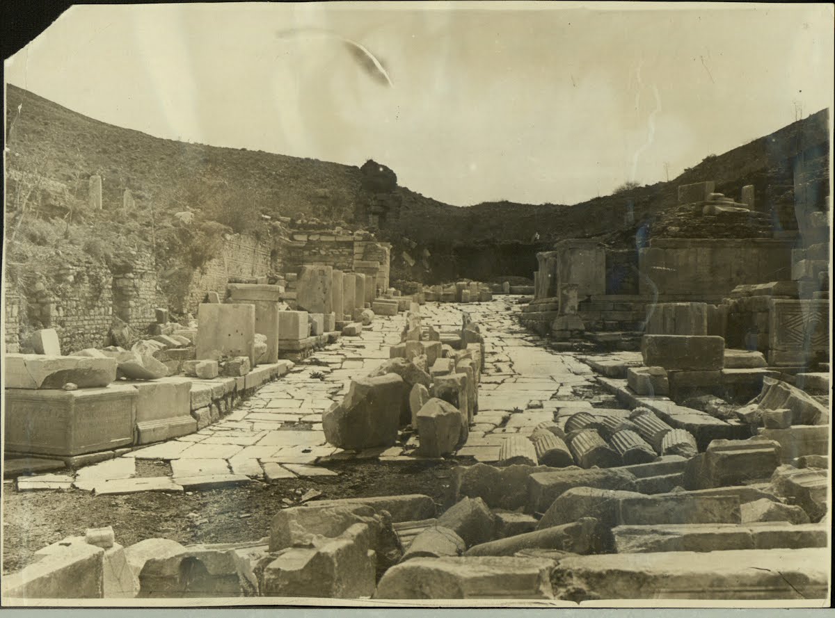 Thiva — Google Arts & Culture