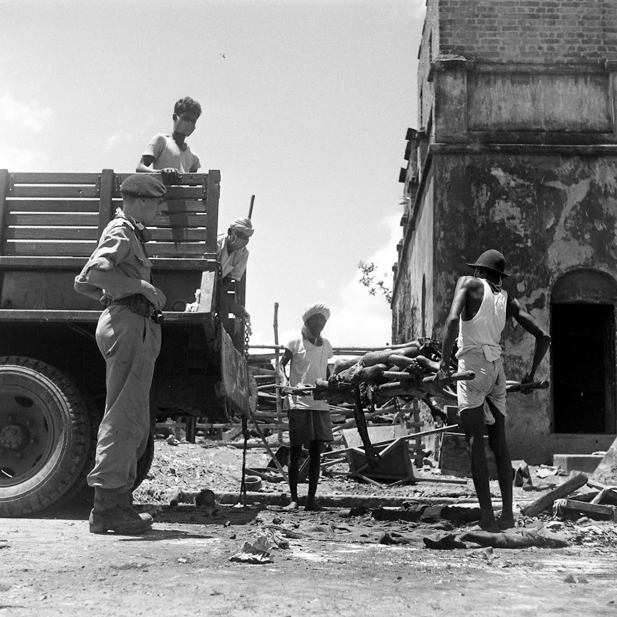 Aftermath Of Calcutta Riots - Margaret Bourke-White — Google Arts & Culture