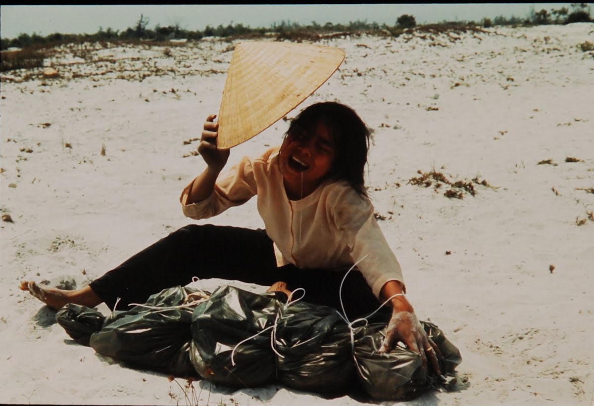 Mass Graves In Hue, Vietnam - Larry Burrows — Google Arts & Culture