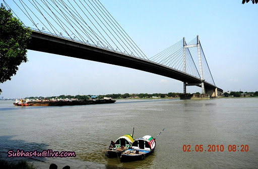 S u b h a s 4 u: At the bank of Hugli River, Kolkata