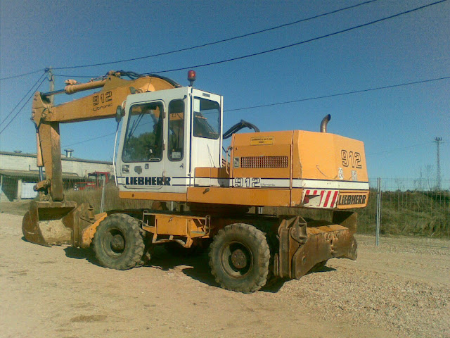 Liebherr A912 Litronic | Masini Constructii
