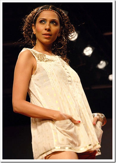 Women's Era: Ritu Kumar’s summer collection at Lakme Fashion Week