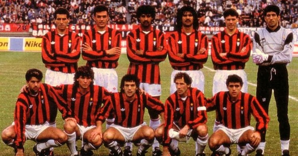 -: AC MILÁN 1990