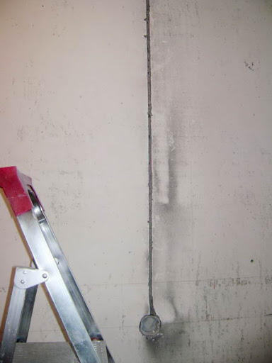 wall chase | WordReference Forums