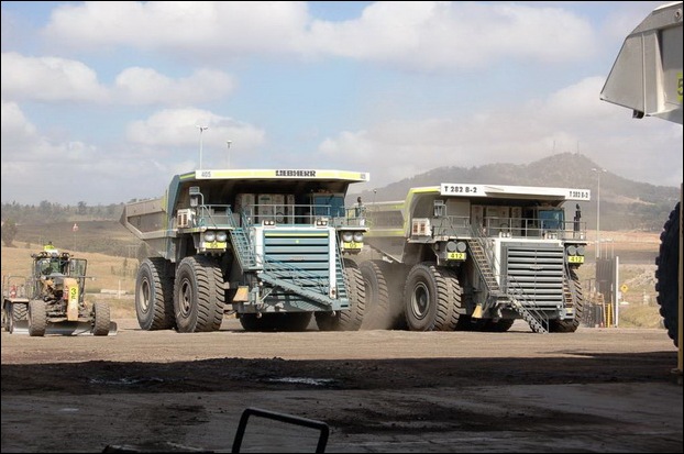 Liebherr redesigns T 282 haul truck ~ MegaMachine