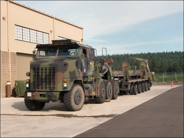 M1070 HET Heavy equipment transporter ~ MegaMachine