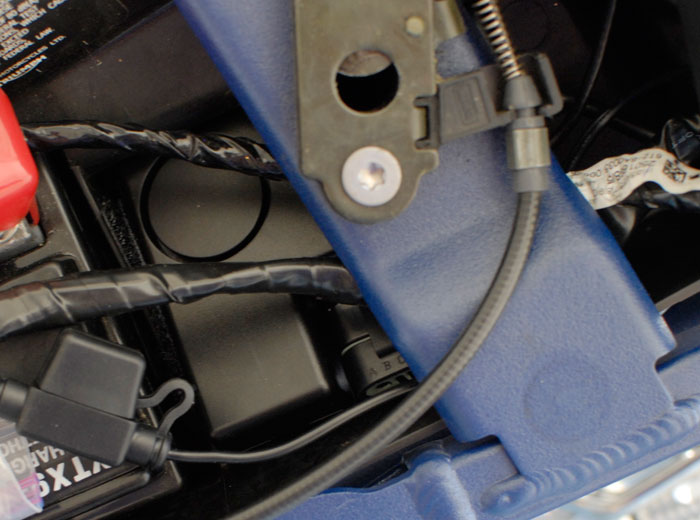 Scorpio SR-i900 Install w/ pics.... | Triumph 675 Forums