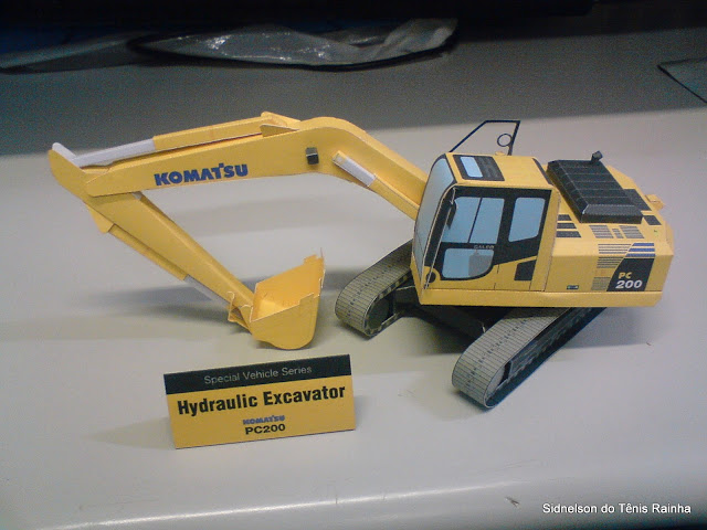 Sidnelson Papercraft: Hydraulic Excavator - 20.11.2009