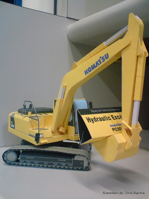Sidnelson Papercraft: Hydraulic Excavator - 20.11.2009