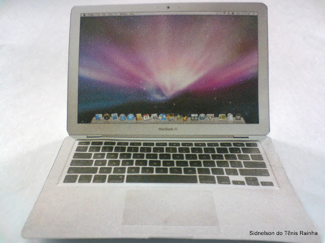 Sidnelson Papercraft: Mac Book - 30.03.2010