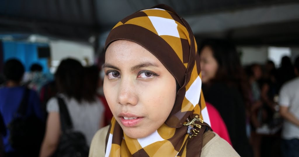 Ami Schaheera: ChicPOP + Heliza Helmi