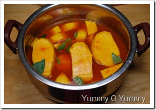 Ripe Mango Curry / Nadan Mambazha Curry | Yummy O Yummy