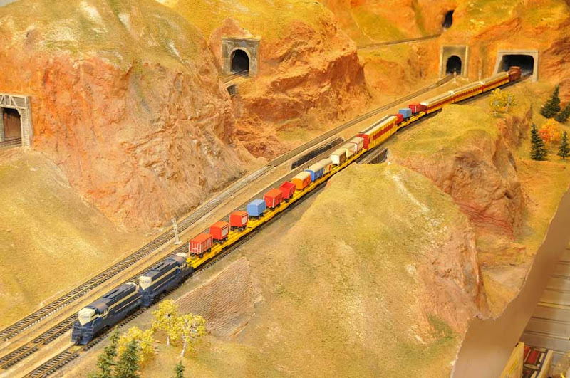 Col. Hal Carstens Circus Train. MT Eat your heart out! - N and Z Scales ...