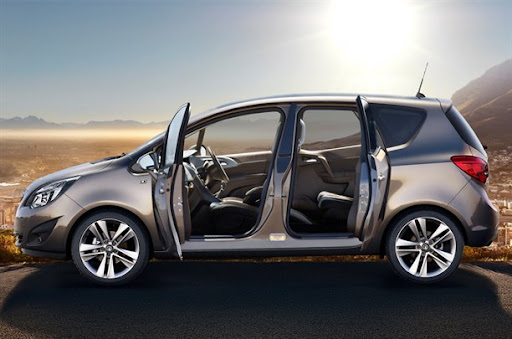 Divulgadas imagens oficiais do interior da Nova Meriva 2011