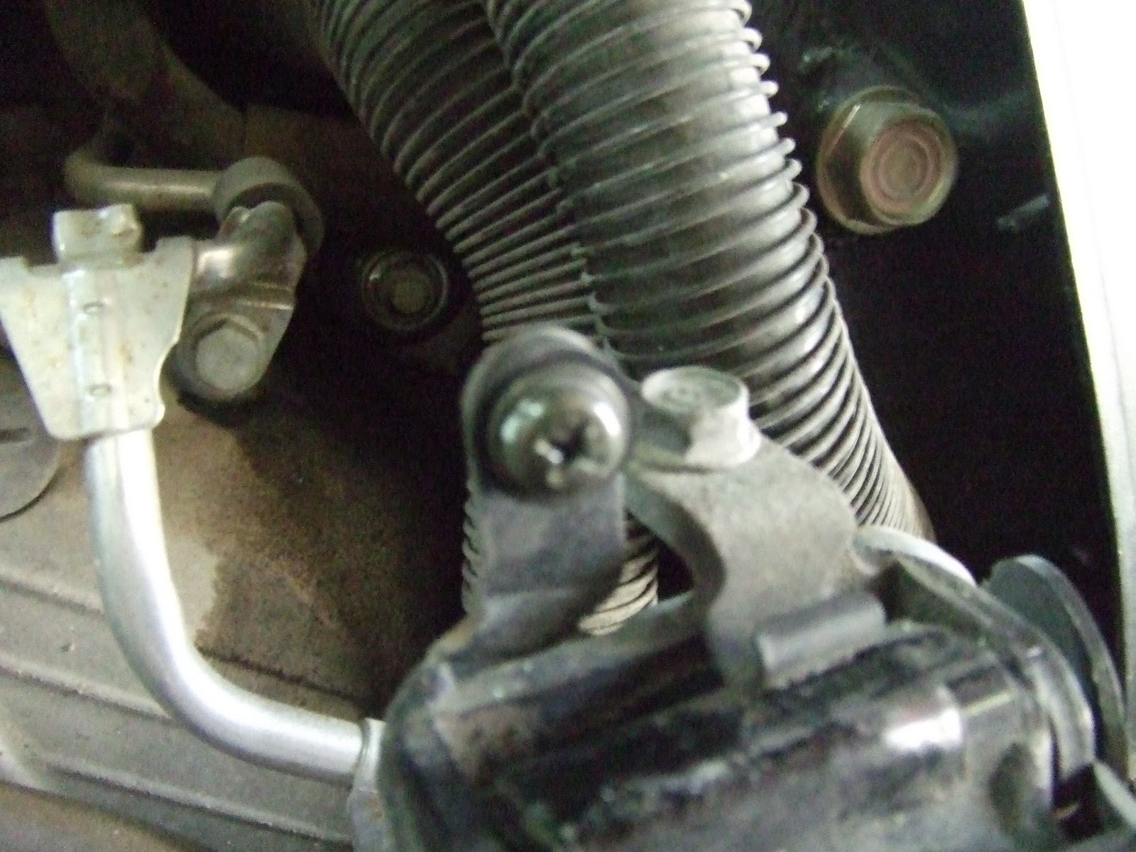 Honda Elite Scooters: How to: remove the rear body panels