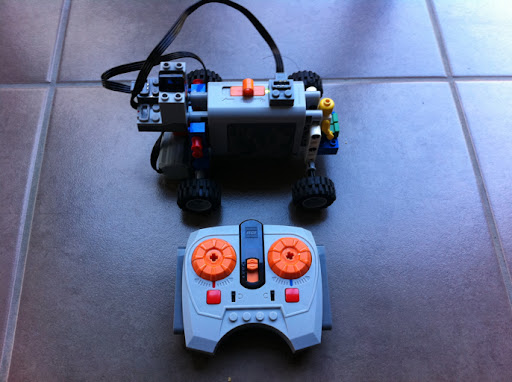 Joshua's Lego display blog: Motor car with IR receiver with remote control