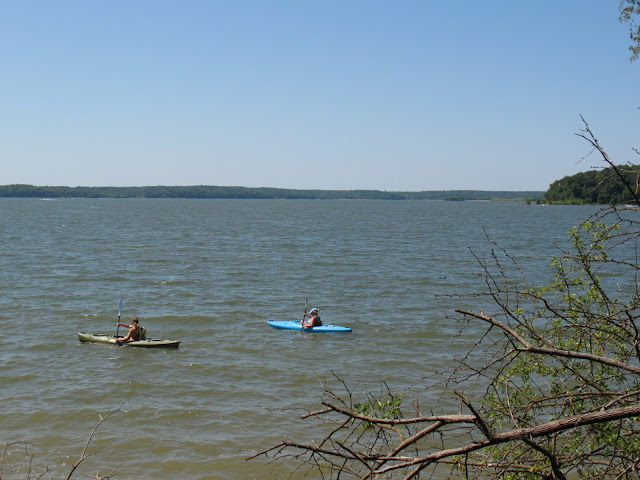 los Miller: Hiking at Clinton Lake