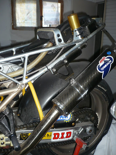 Collier fixation bonbonne amortisseur