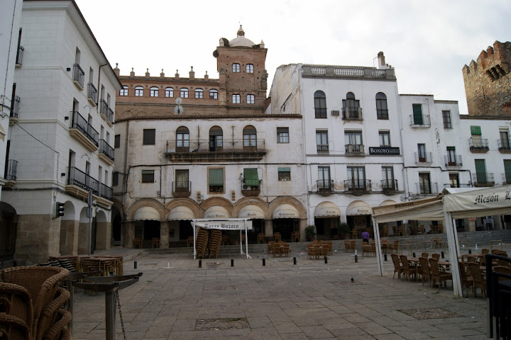 El zascandil o De botellón en Cáceres
