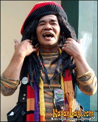 Mbah Surip meninggal dunia di usia 60 tahun | Artistainment