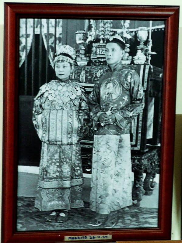 Subang Jaya Daily Photo: Monochrome Monday - A Traditional Baba Nyonya ...