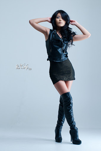 idolretouch: So HOT! Park Si Hyun (박시현) in Mini Dress! (Part 2)