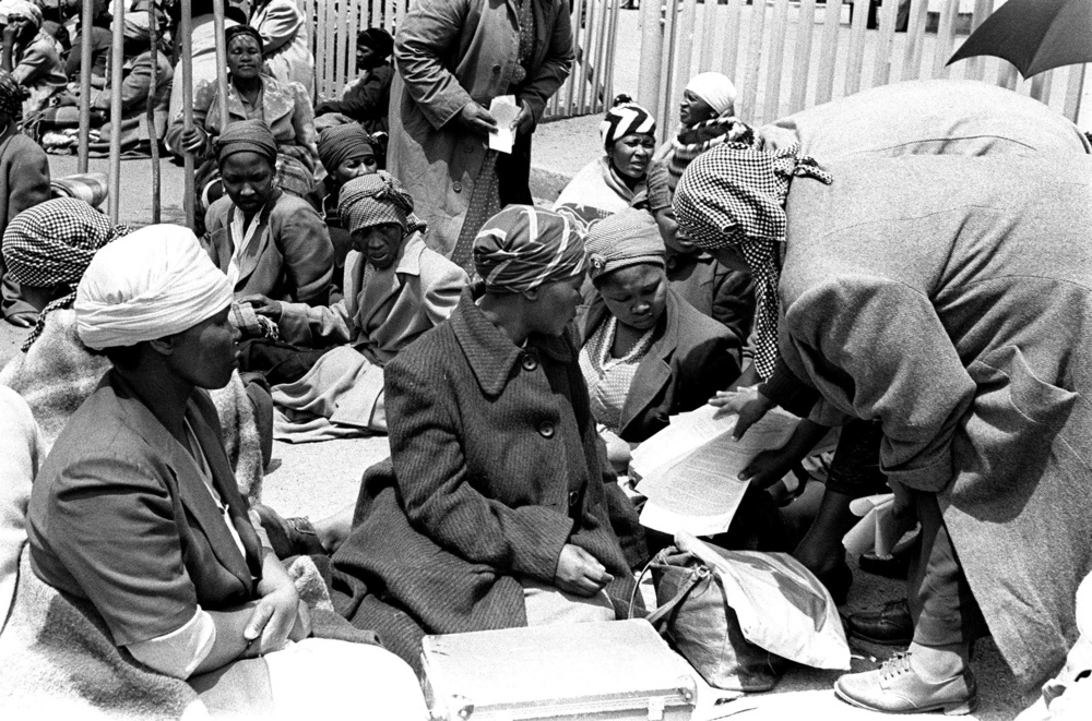 Womens anti-pass march — Google Arts & Culture