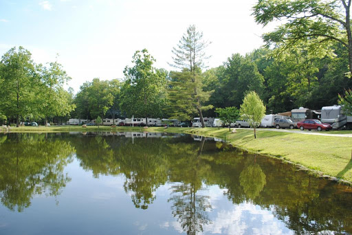 Mountain River Family Campground | BookYourSite