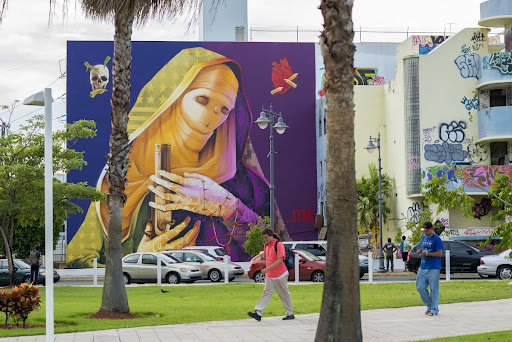 Mural por Inti Castro — Google Arts & Culture