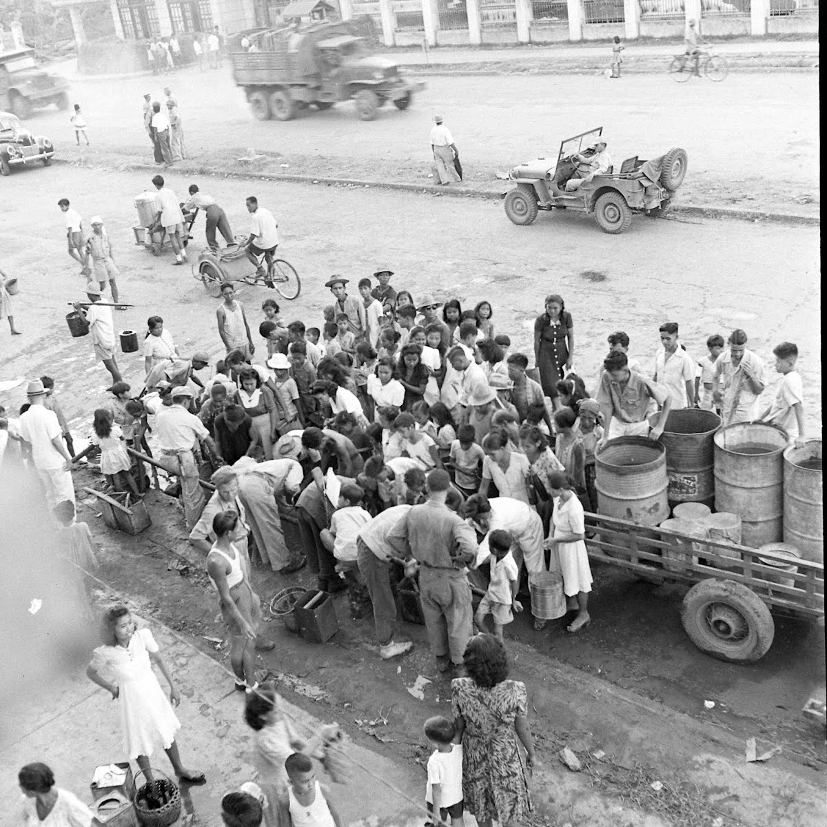 The Fight For And The Liberation Of Manila - 1945 - Macarthur - Carl ...