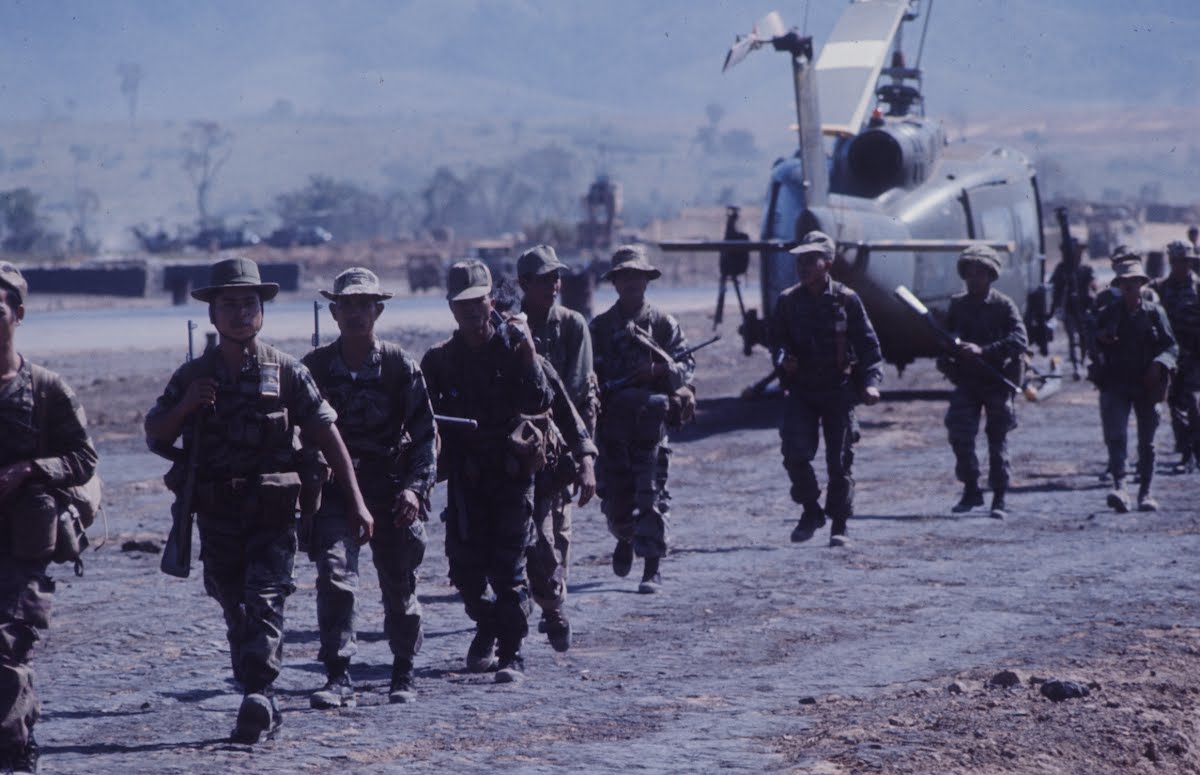 Vietnam War-Dak To Battle And Aftermath - Co Rentmeester — Google Arts ...