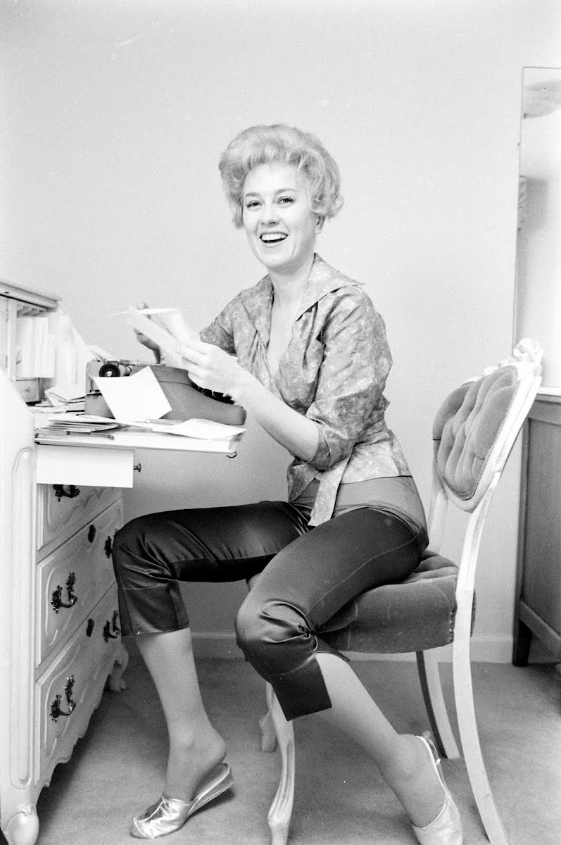 Debbie Drake - Alfred Eisenstaedt — Google Arts & Culture