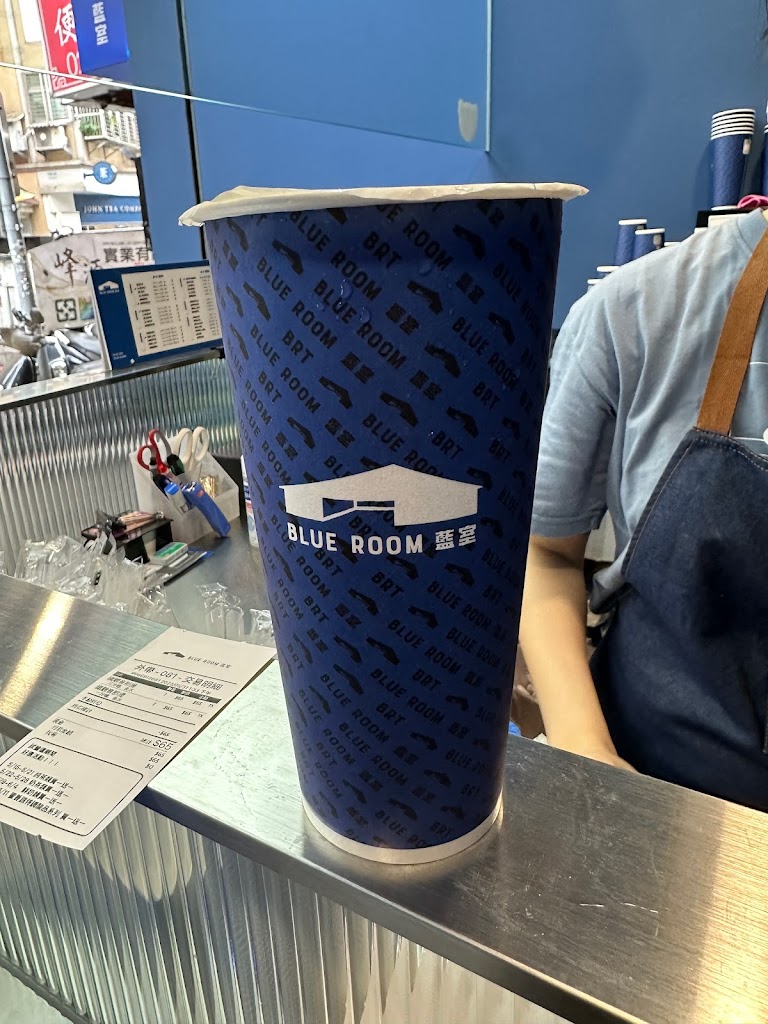 台北市內湖區 藍室 Blueroom - 台灣餐廳推薦 手搖推薦 甜點推薦 買一送一 優惠訊息