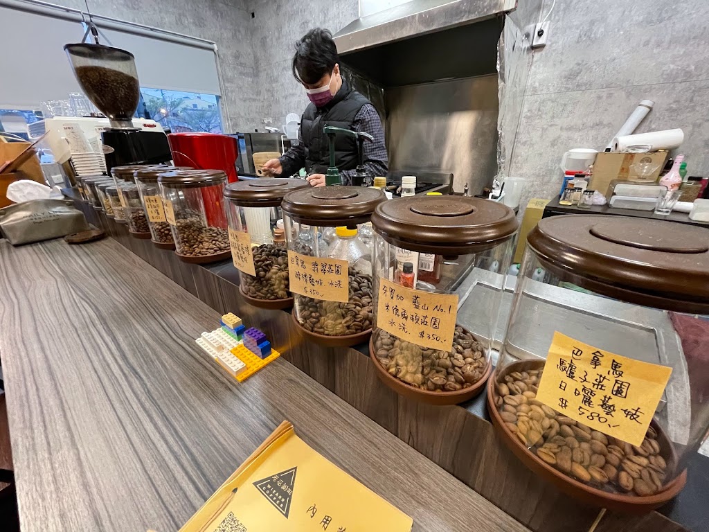 高雄市茄萣區 老巫咖啡Wizard Coffee（每週六日營業時間延長至晚上八點） - FooTinder 美食推薦 美食App