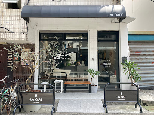 台中市西區 J.W. CAFE - 台灣餐廳推薦 手搖推薦 甜點推薦 買一送一 優惠訊息