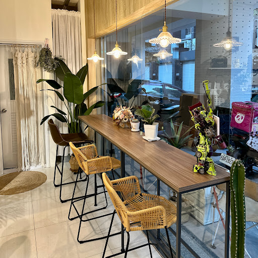 台中市東區 S&J coffee 咖啡《Swift & Joyce Coffee》 - 台灣餐廳推薦 手搖推薦 甜點推薦 買一送一 優惠訊息