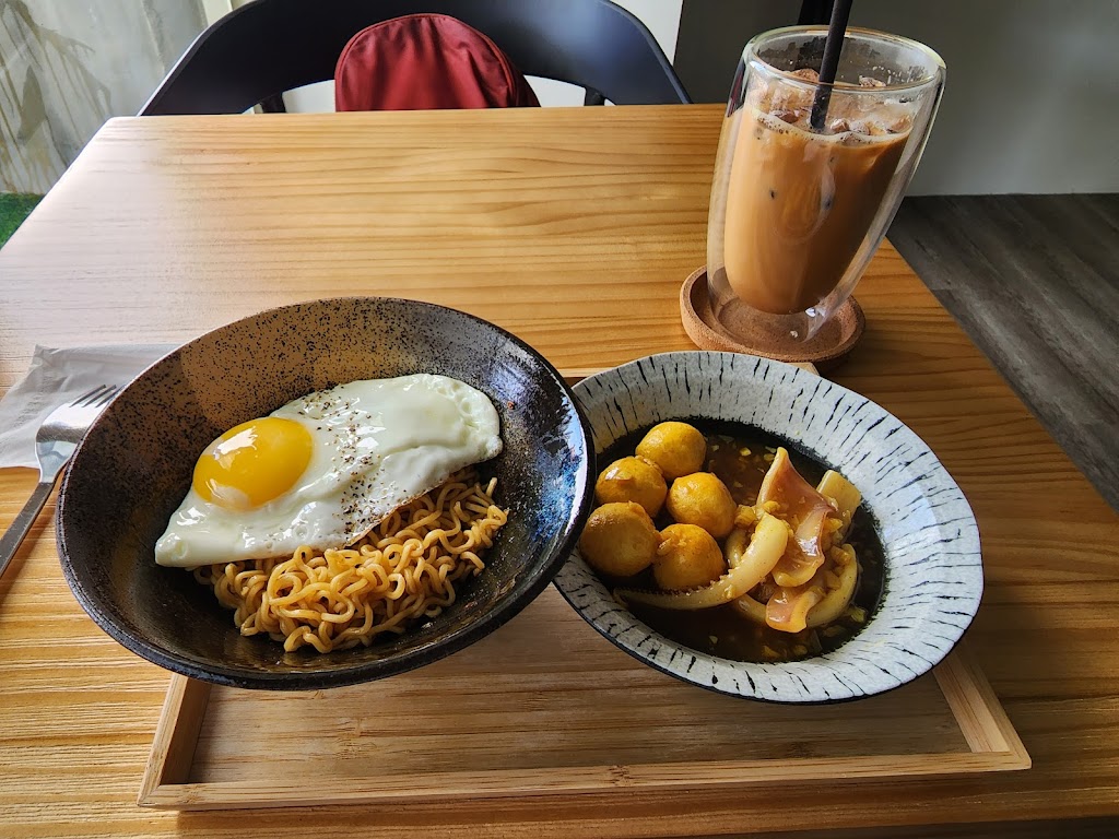 台中市西區 5am Cafe HK - FooTinder 美食推薦 美食App