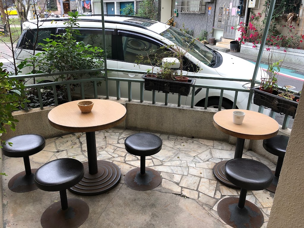 台北市中山區 普莉斯咖啡館 please CAFE - 台灣餐廳推薦 手搖推薦 甜點推薦 買一送一 優惠訊息