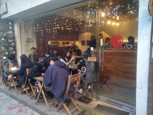 基隆市仁愛區 葉子咖啡 Leaf Caf 'e - 台灣餐廳推薦 手搖推薦 甜點推薦 買一送一 優惠訊息