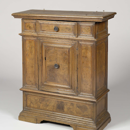 Kastje van notenhout, anonymous, 1500 - 1600 - Rijksmuseum