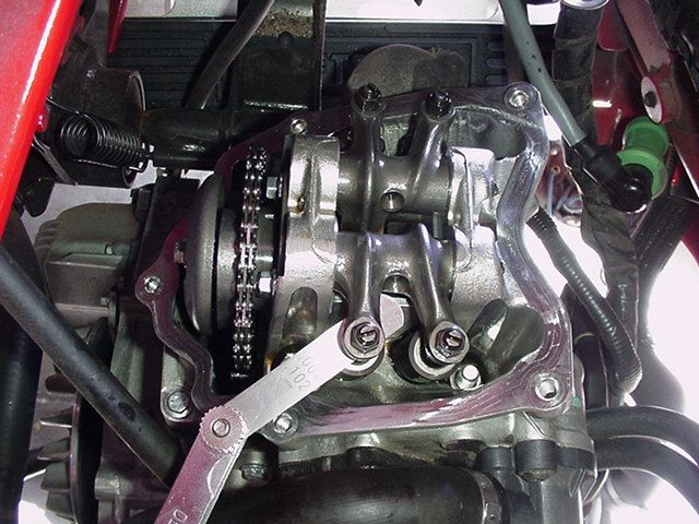 Modern Vespa : GTS Engine Drop and Valve Adjustment