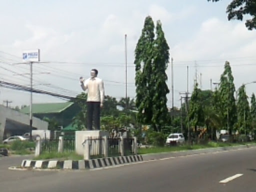 Benigno “Ninoy” Aquino Statue, Araneta Avenue, Bacolod City Portal in ...