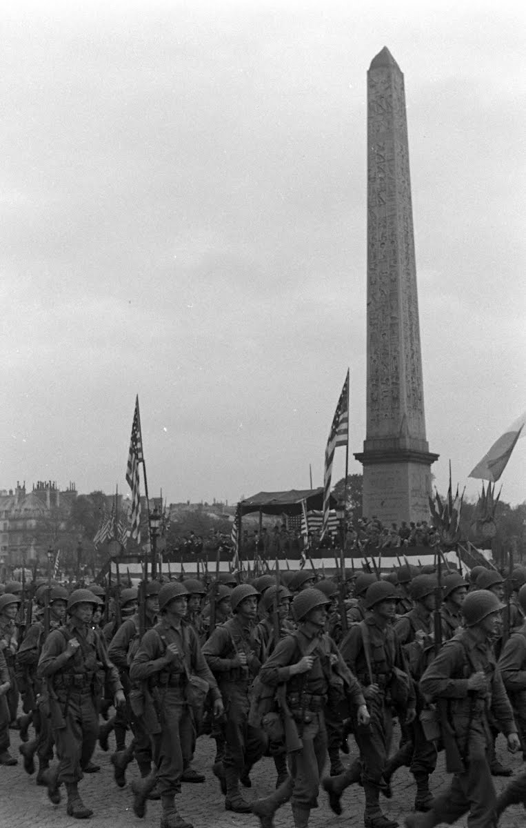 Paris Liberation Parade - George Rodger — Google Arts & Culture